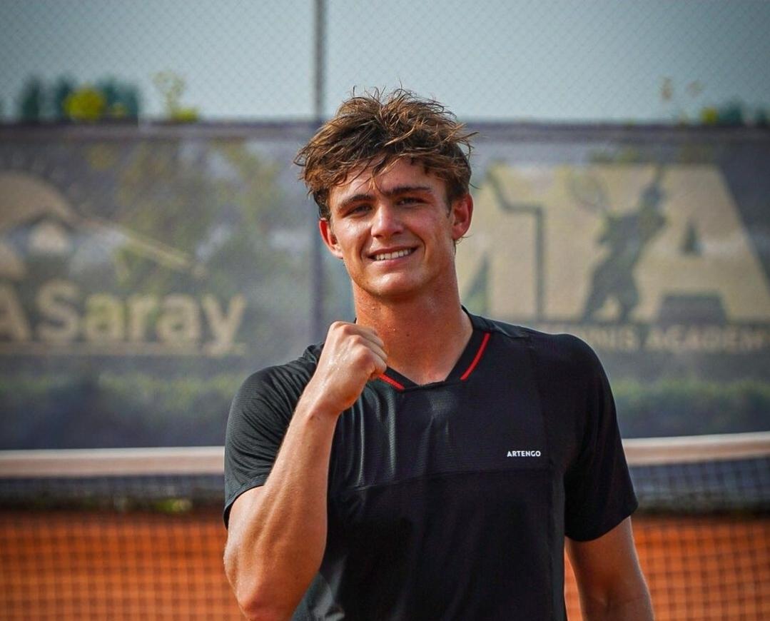 Gino Romano sigue de gira